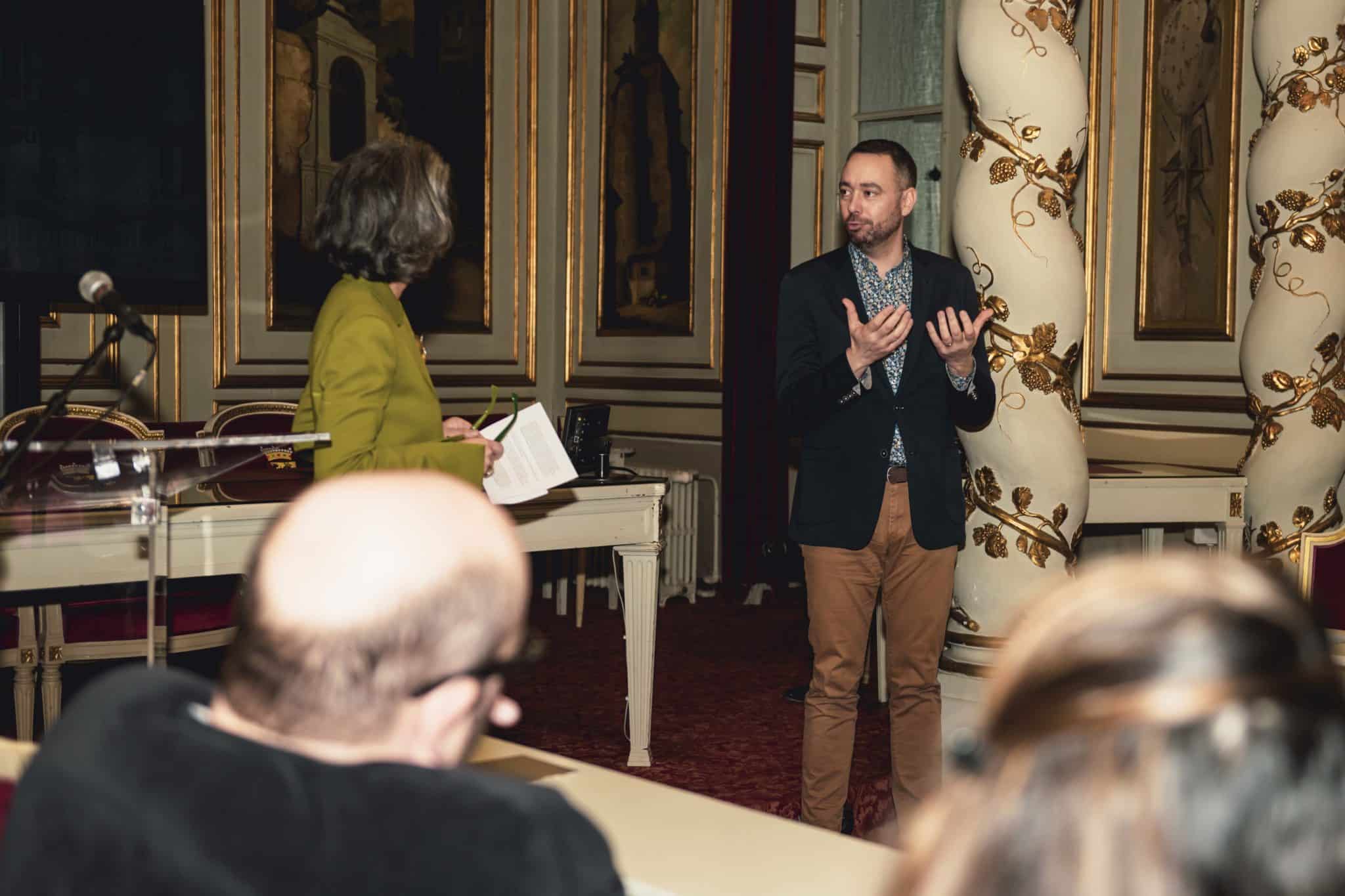 Accueil de Prométhéa au palais provincial - Gouverneur de la province ...
